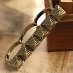 Pyramids Triple Finger Ring on Luulla