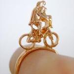 Couple On Bicycle Ring on Luulla