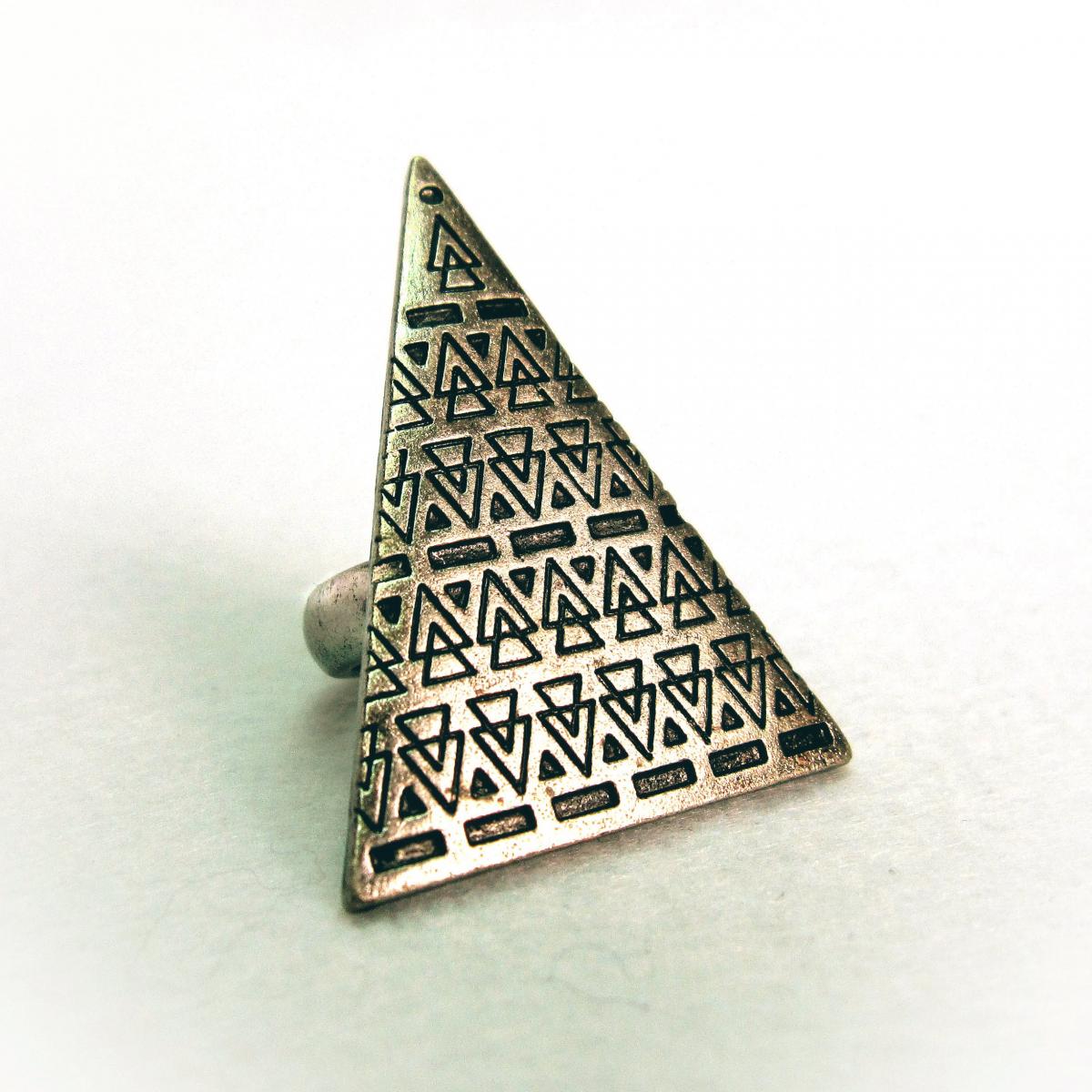 Vintage Silver Geo Triangle Etched Ring on Luulla