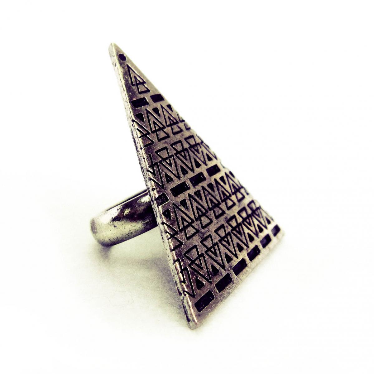 Vintage Silver Geo Triangle Etched Ring on Luulla