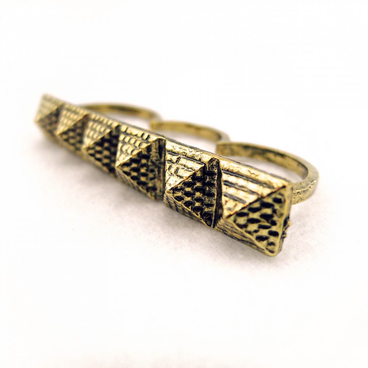 Pyramids Triple Finger Ring on Luulla