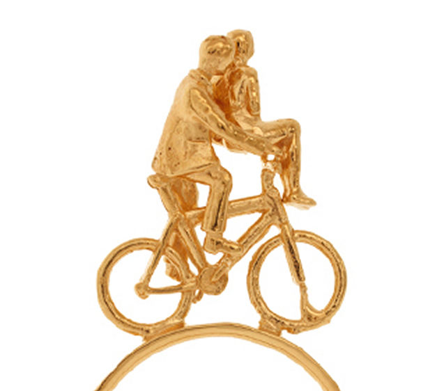 Couple On Bicycle Ring on Luulla
