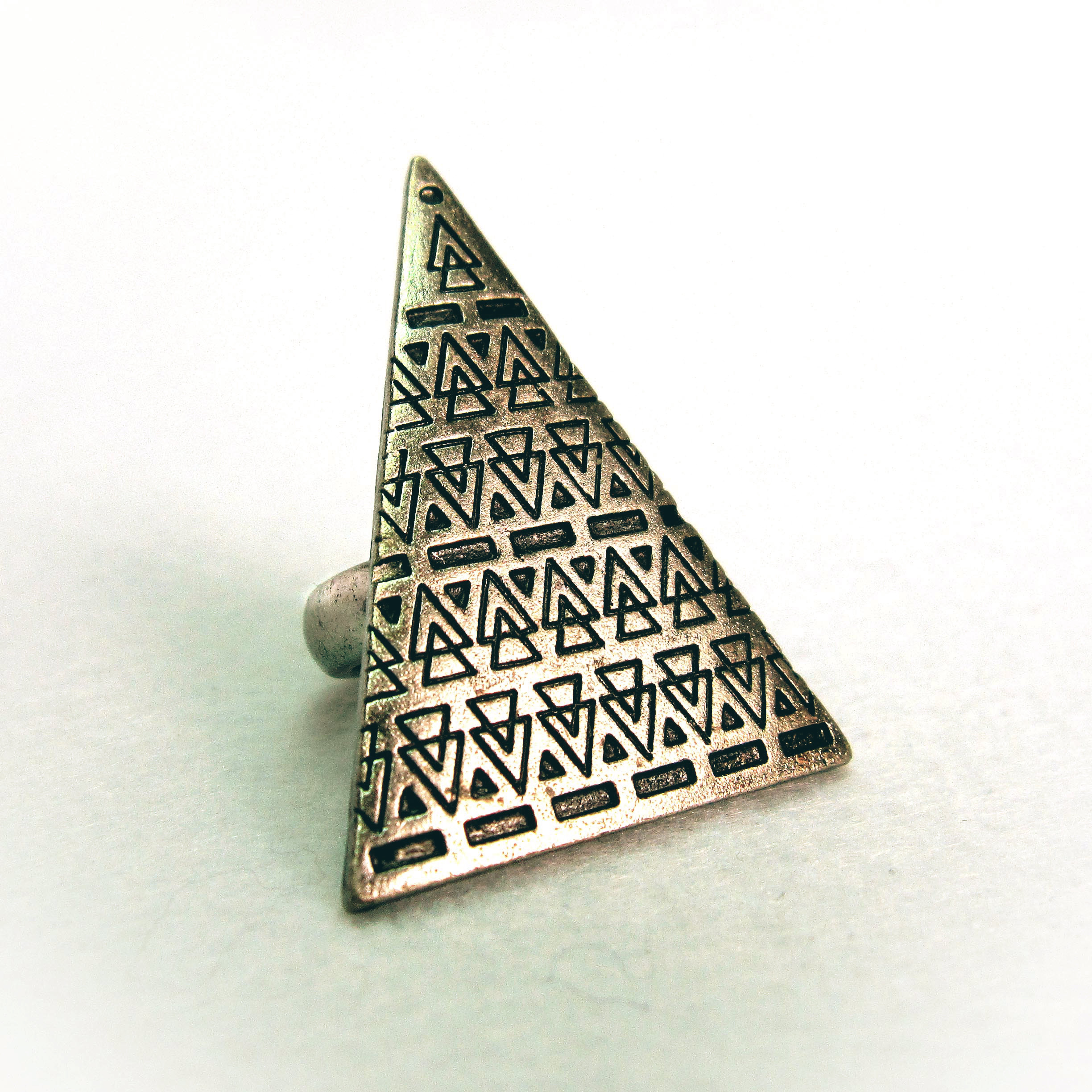 Vintage Silver Geo Triangle Etched Ring on Luulla